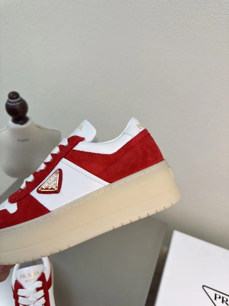 Top mirror Prada Low Shoes