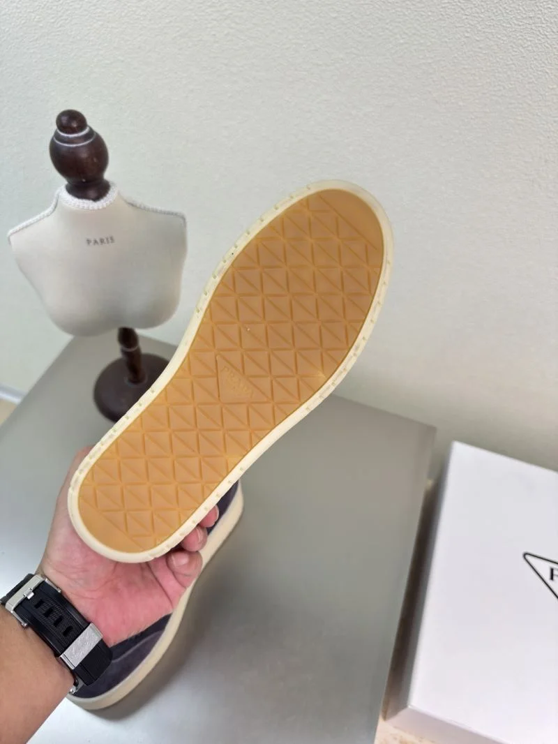 Bargain Prada Low Shoes