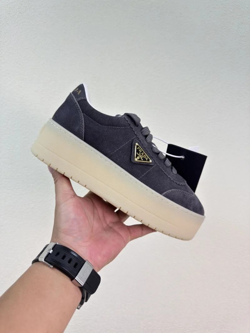 Bargain Prada Low Shoes