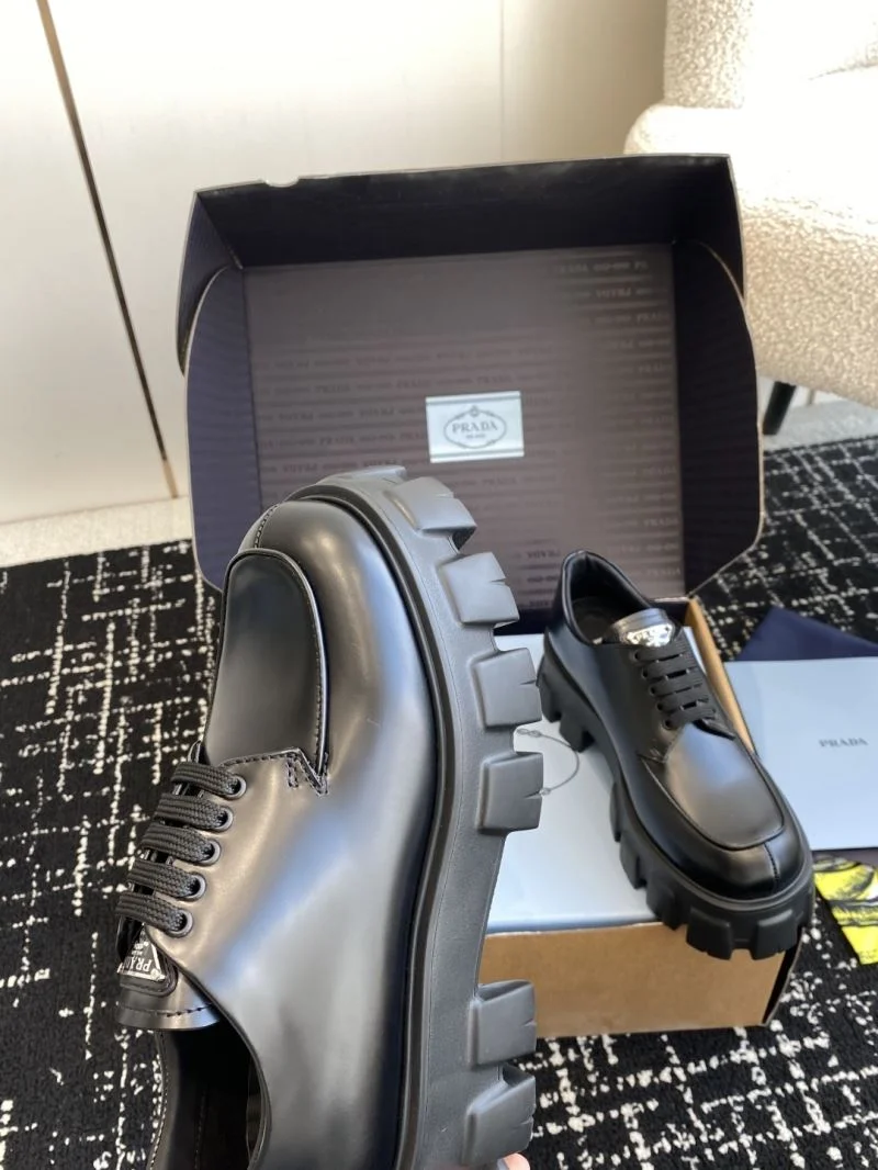 Cut-rate Prada Low Shoes