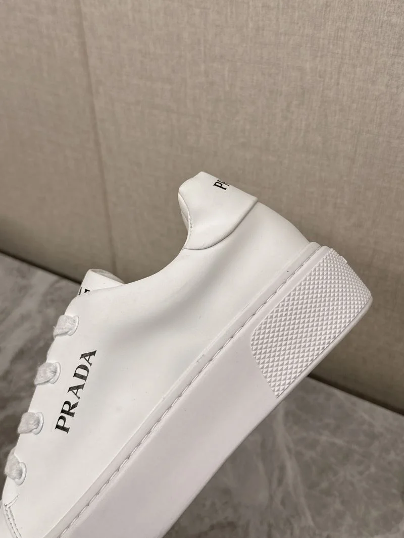 High fidelity Prada Low Shoes