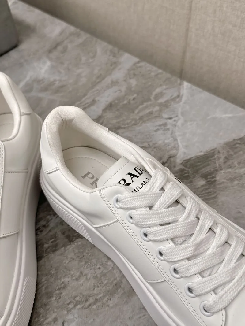 Top mirror Prada Low Shoes