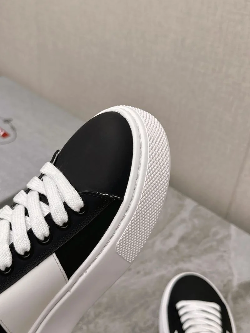 High fidelity Prada Low Shoes