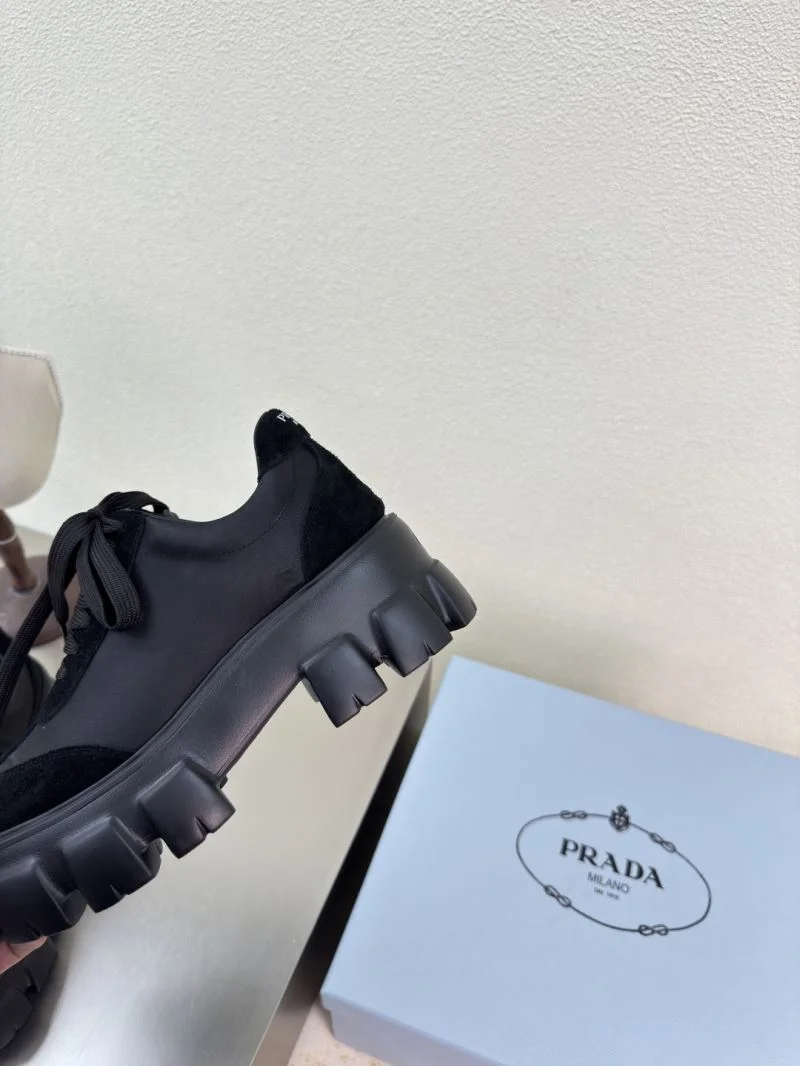 Top match Prada Low Shoes