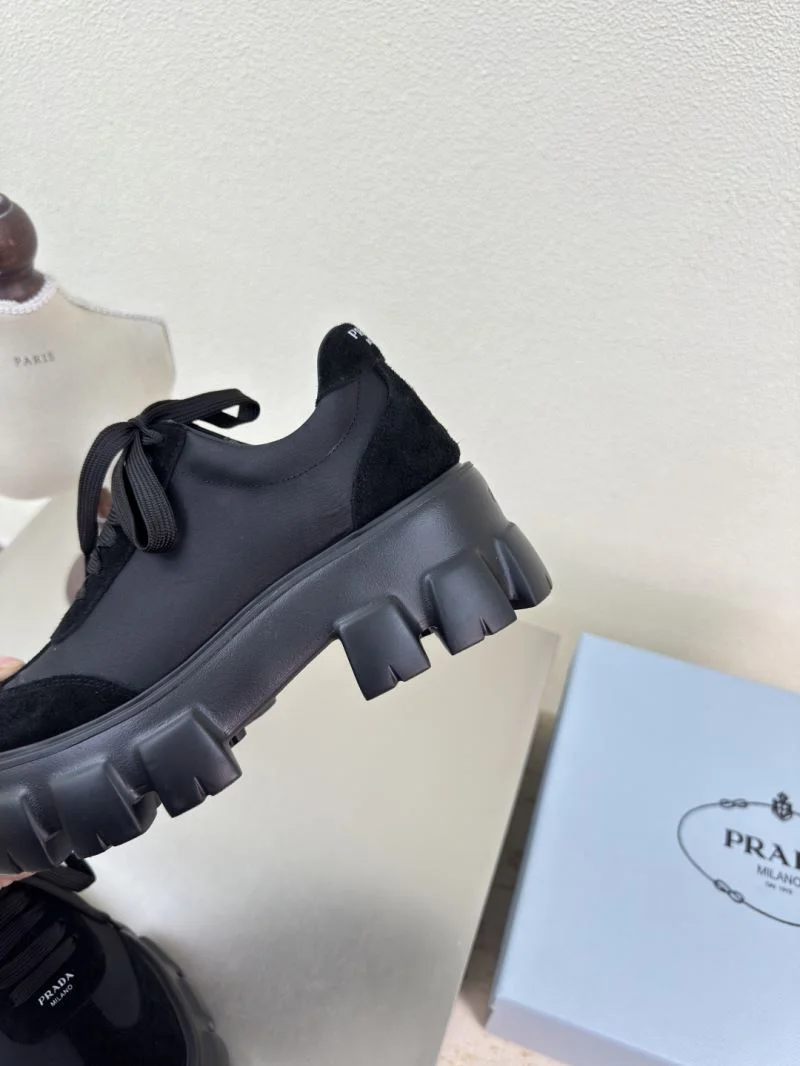 Top match Prada Low Shoes