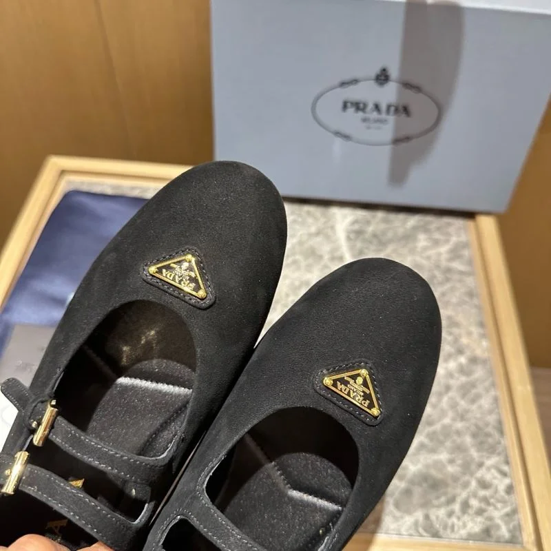 Cut-rate Prada Low Shoes