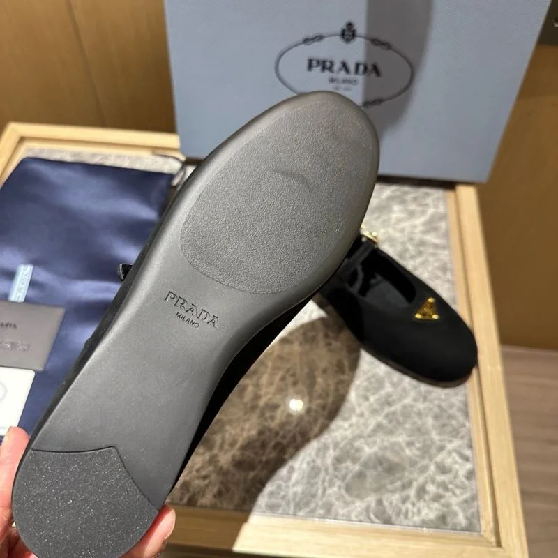 Cut-rate Prada Low Shoes