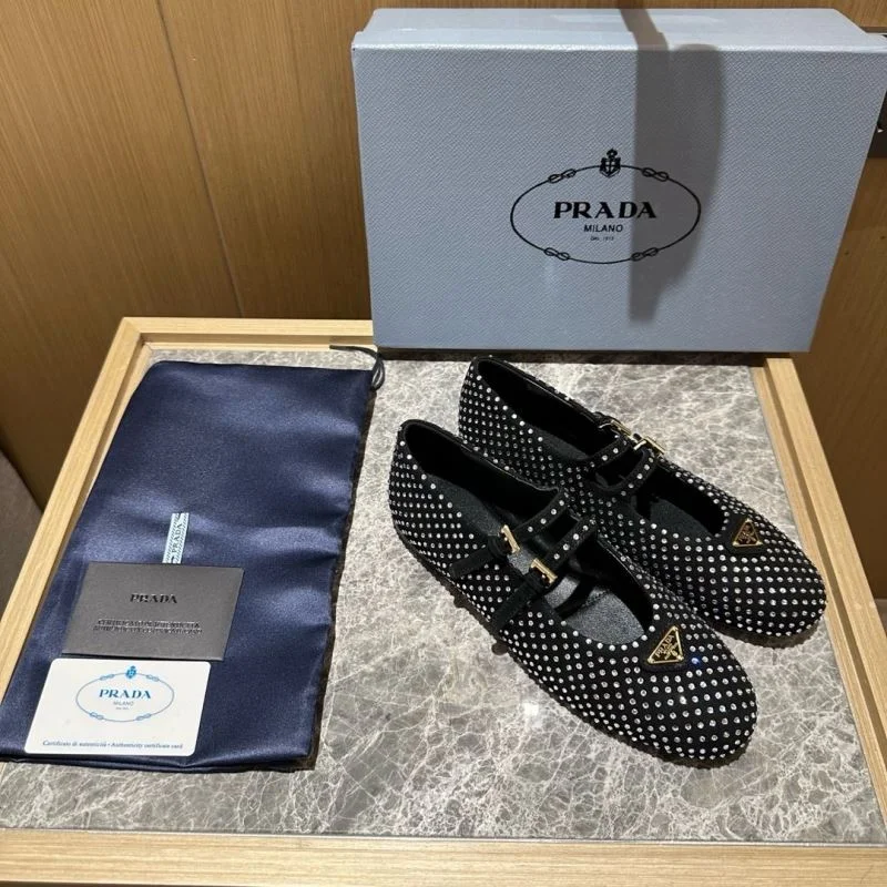 High fidelity Prada Low Shoes
