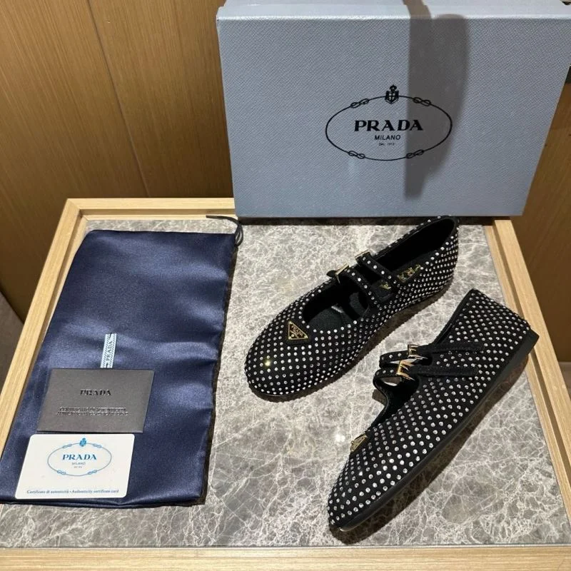 High fidelity Prada Low Shoes