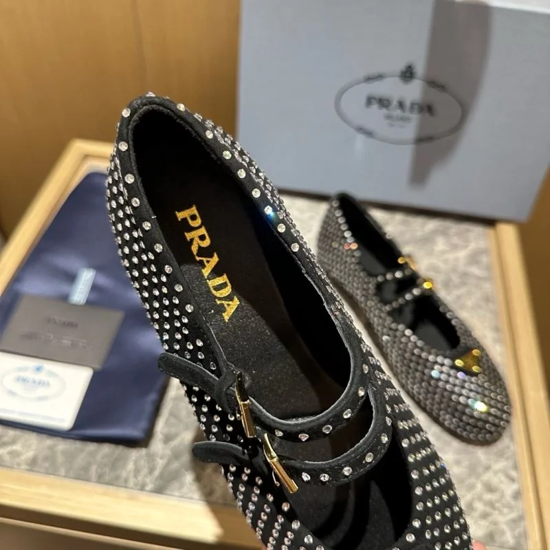 High fidelity Prada Low Shoes
