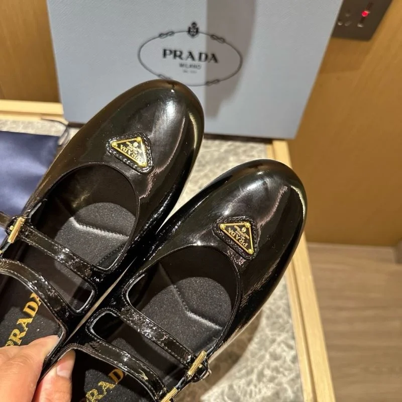 Official Prada Low Shoes