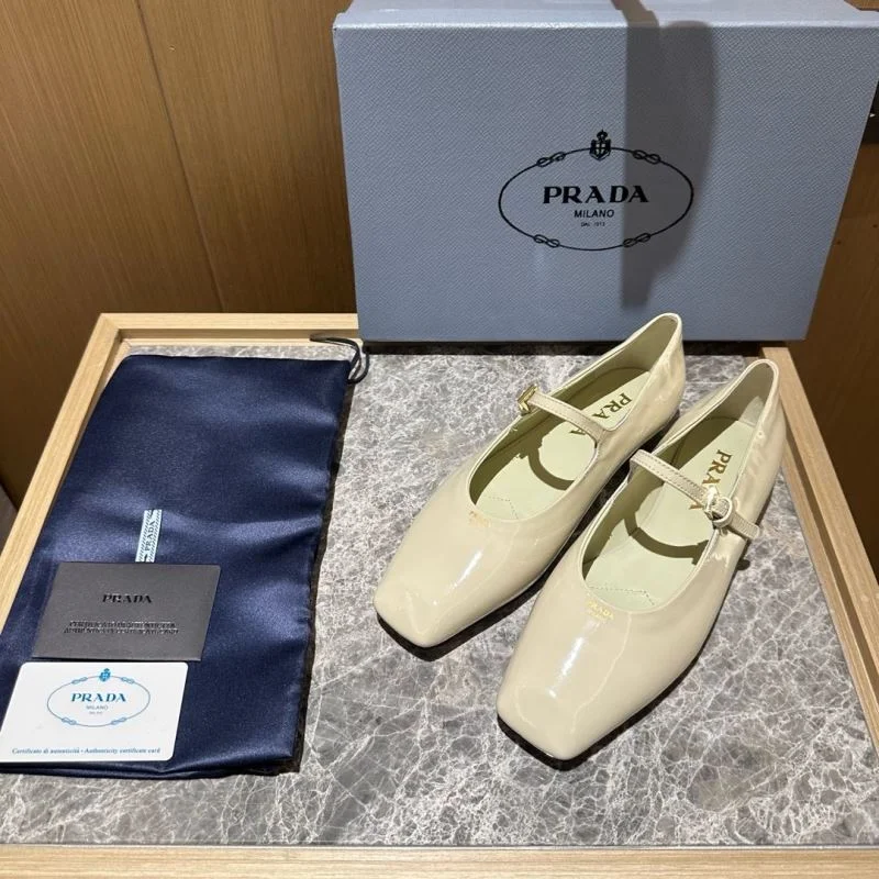 Bargain Prada Low Shoes