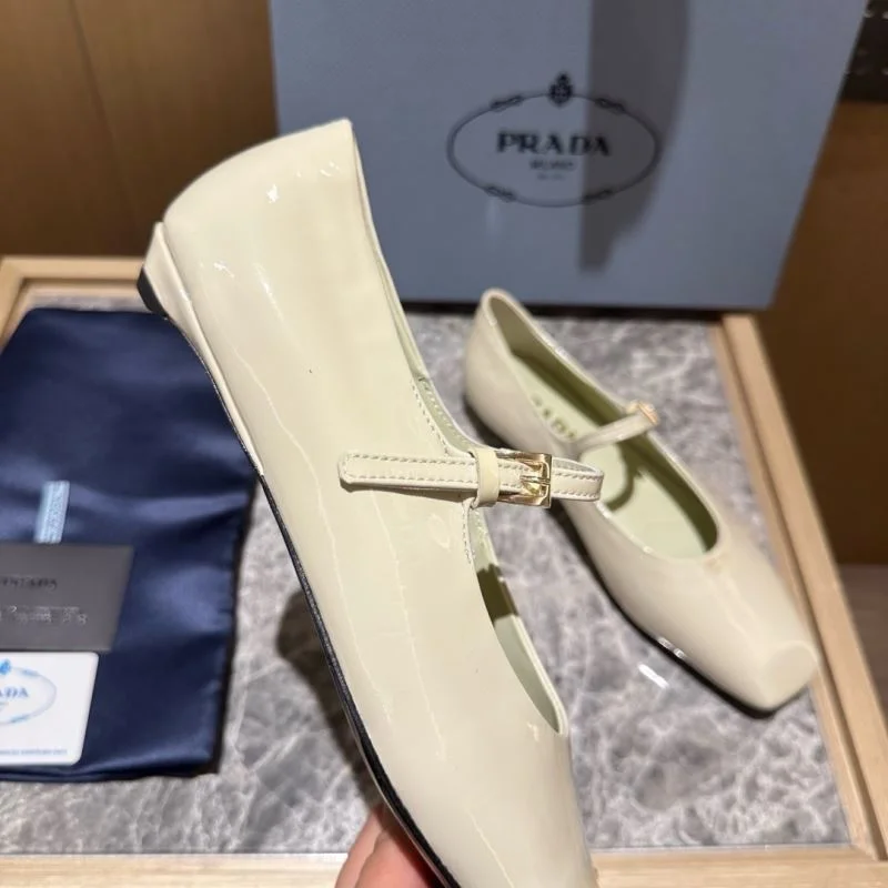Bargain Prada Low Shoes