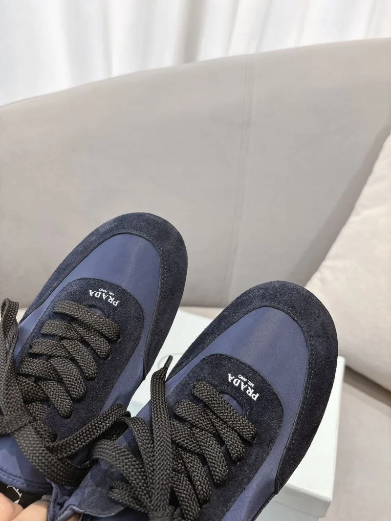 Top mirror Prada Low Shoes