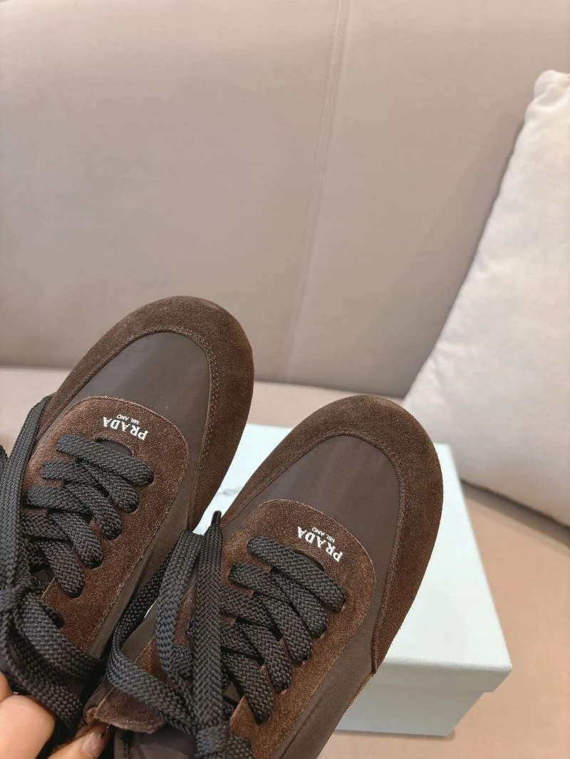 Top mirror Prada Low Shoes