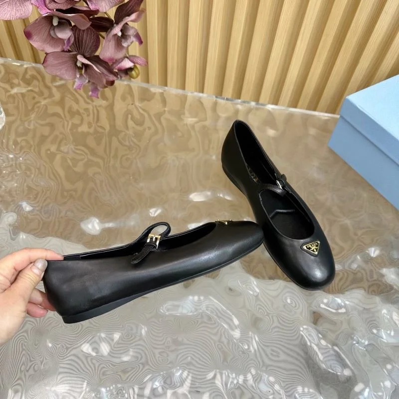 High fidelity Prada Low Shoes