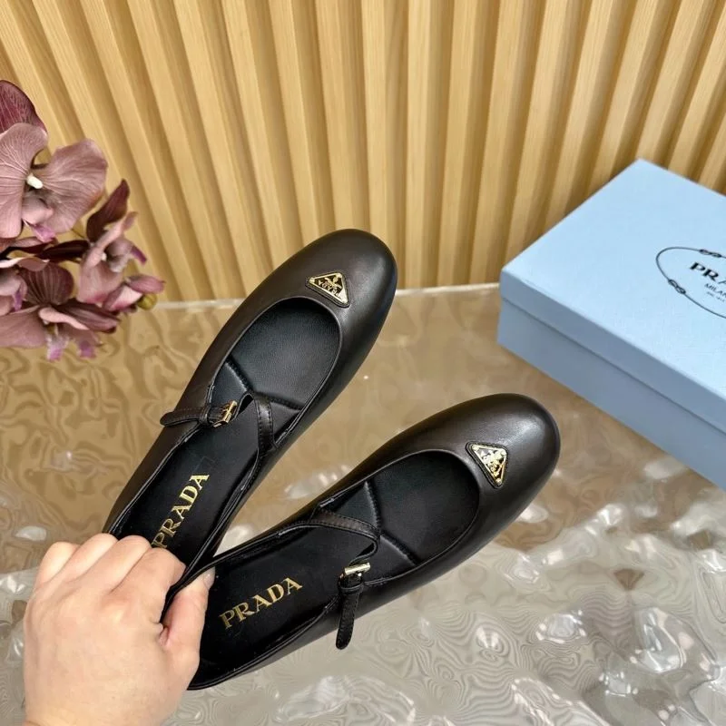 High fidelity Prada Low Shoes