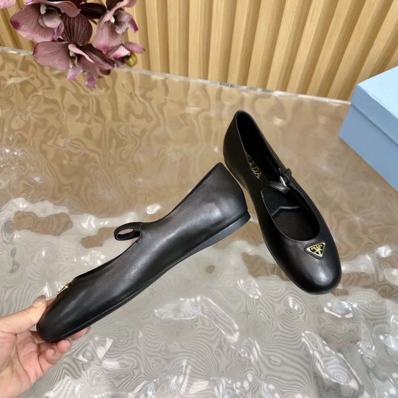 High fidelity Prada Low Shoes