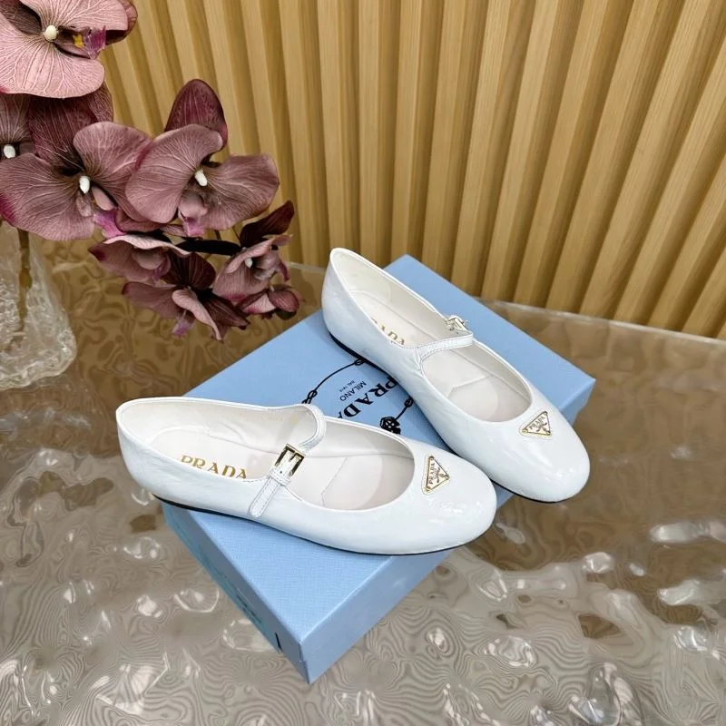Mirror quality Prada Low Shoes