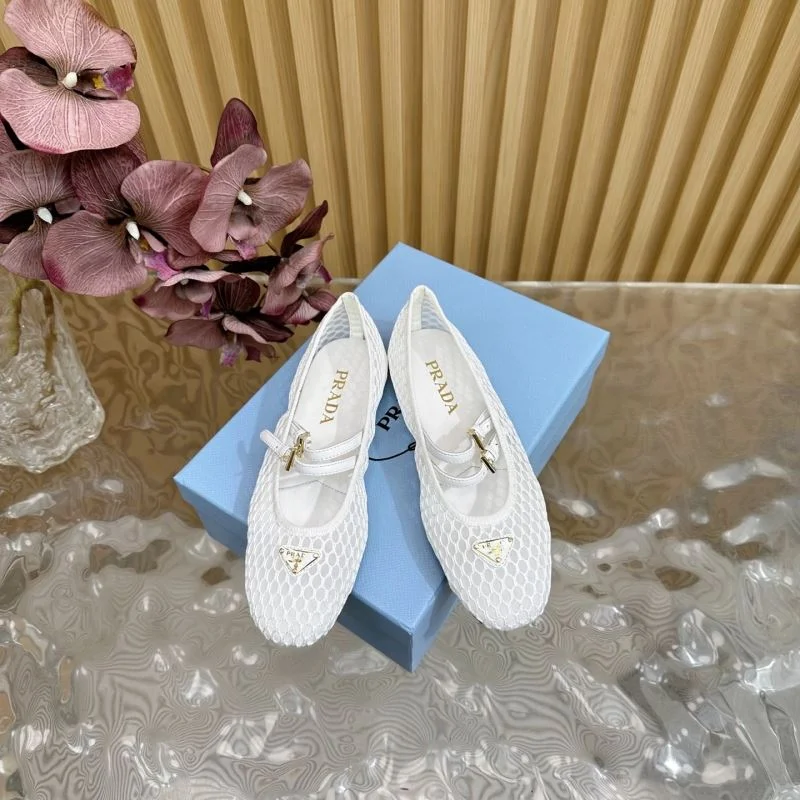 Top match Prada Low Shoes