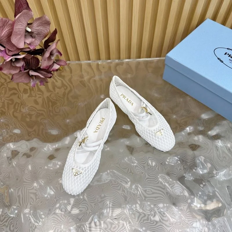 Top match Prada Low Shoes