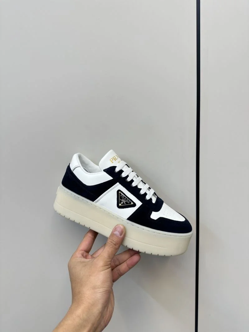 Top match Prada Low Shoes