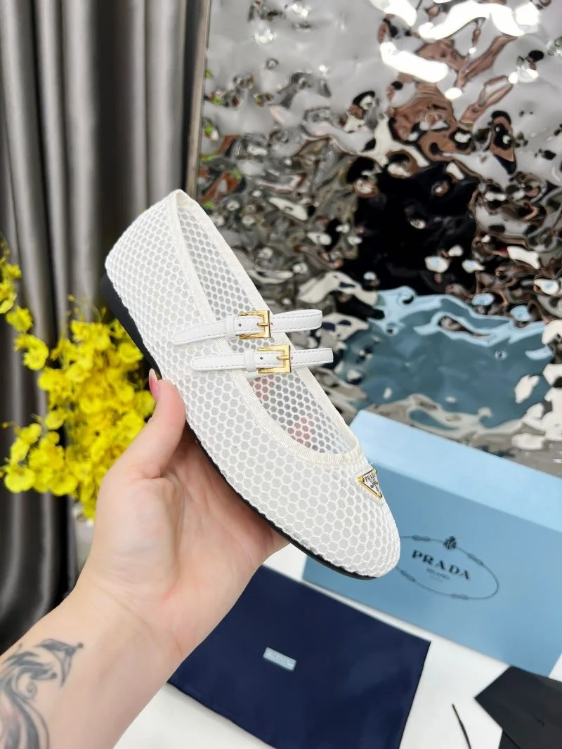 Exact replica Prada Low Shoes