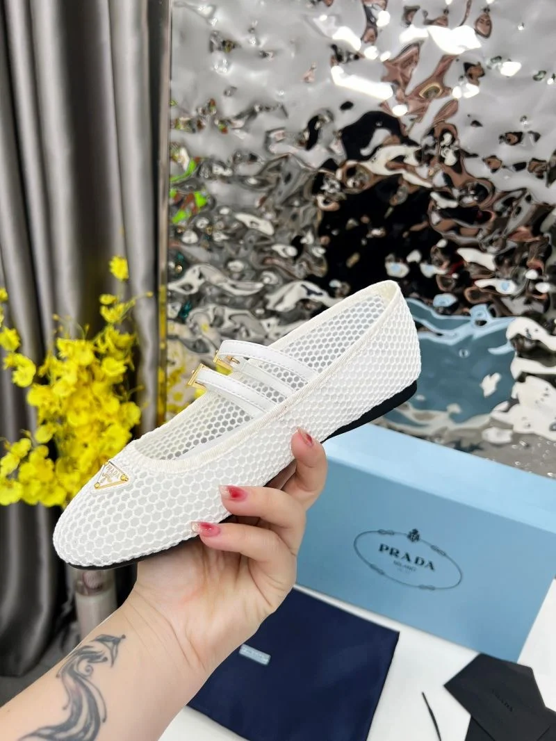Exact replica Prada Low Shoes