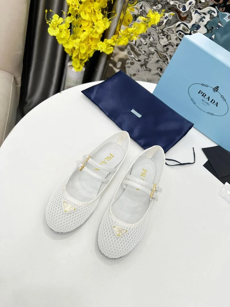 Exact replica Prada Low Shoes