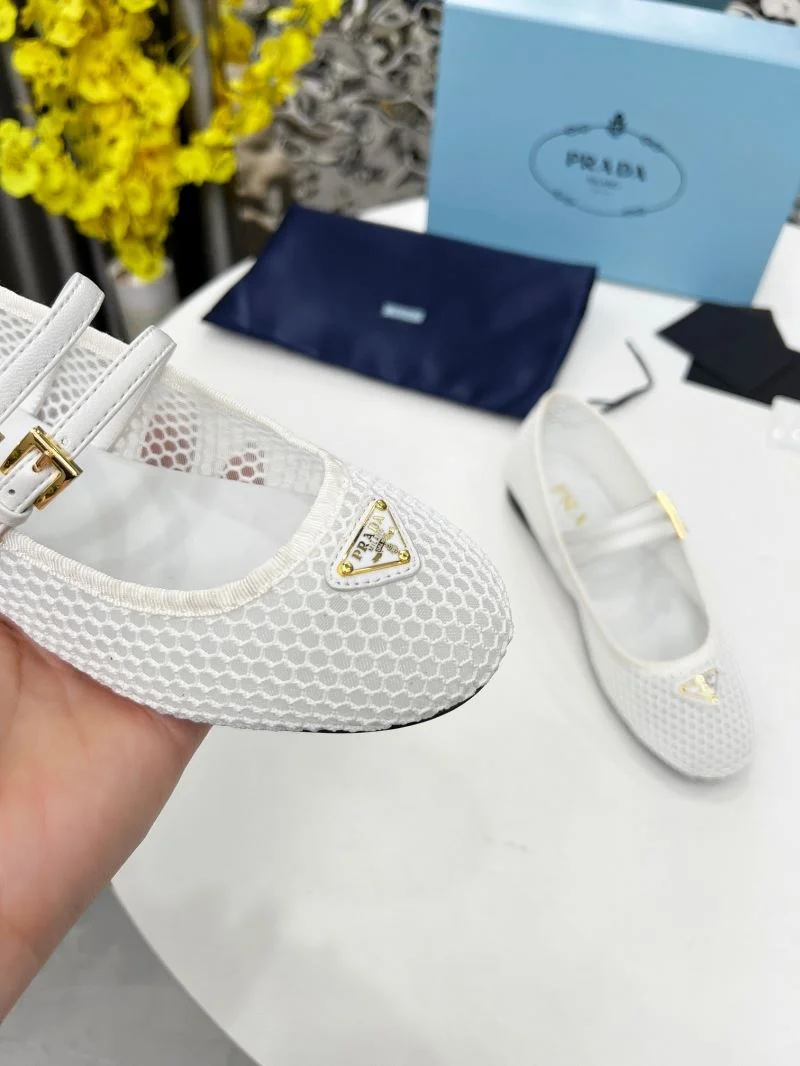 Exact replica Prada Low Shoes