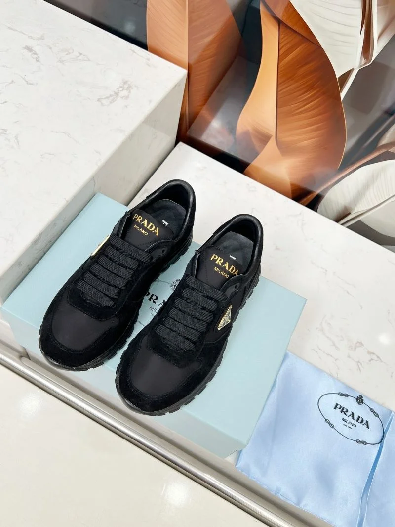 Top mirror Prada Low Shoes