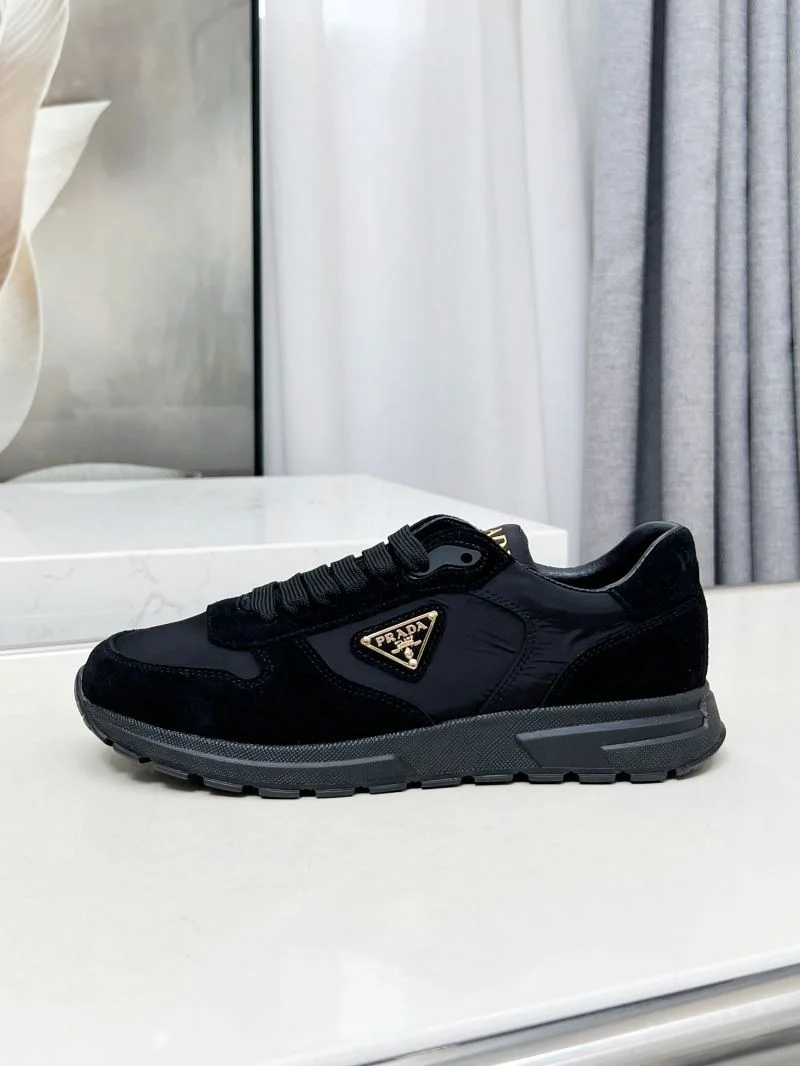 Top mirror Prada Low Shoes