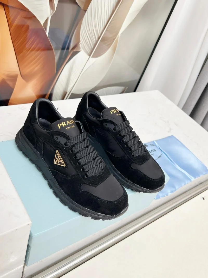 Top mirror Prada Low Shoes