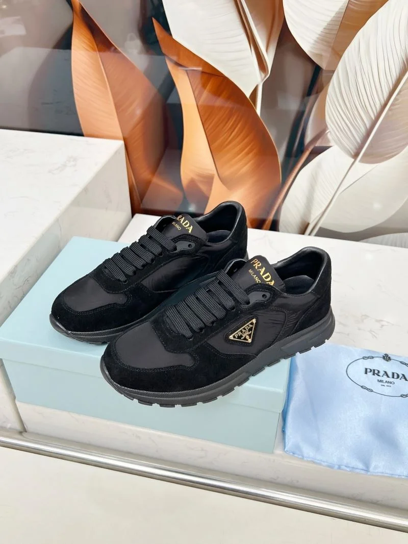 Top mirror Prada Low Shoes