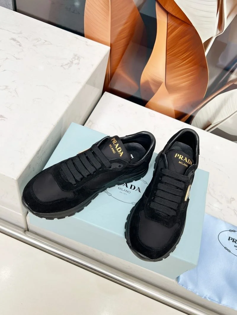 Top mirror Prada Low Shoes