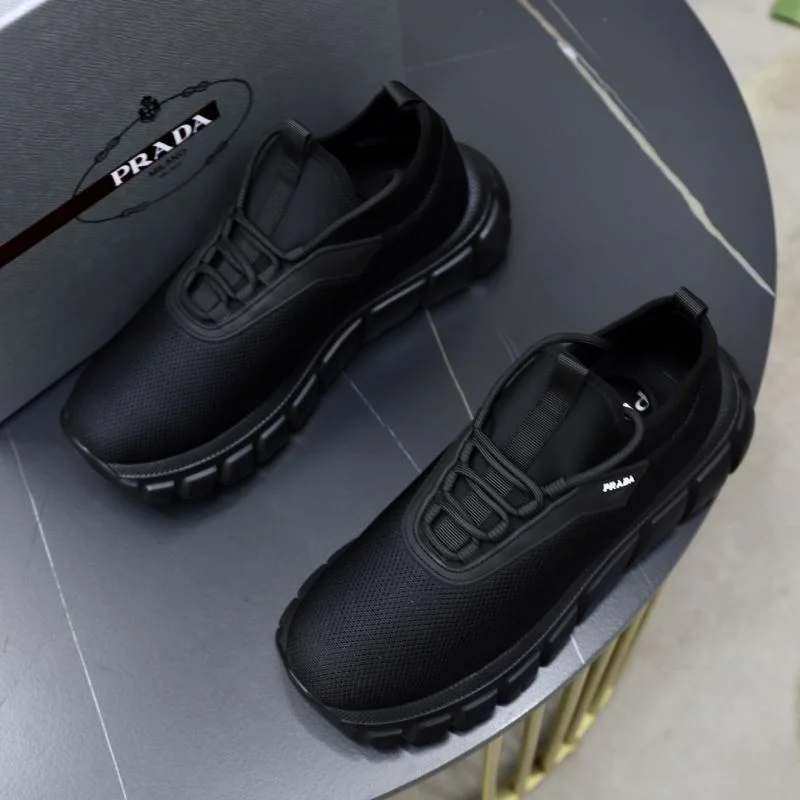 Accurate model Prada Low Shoes