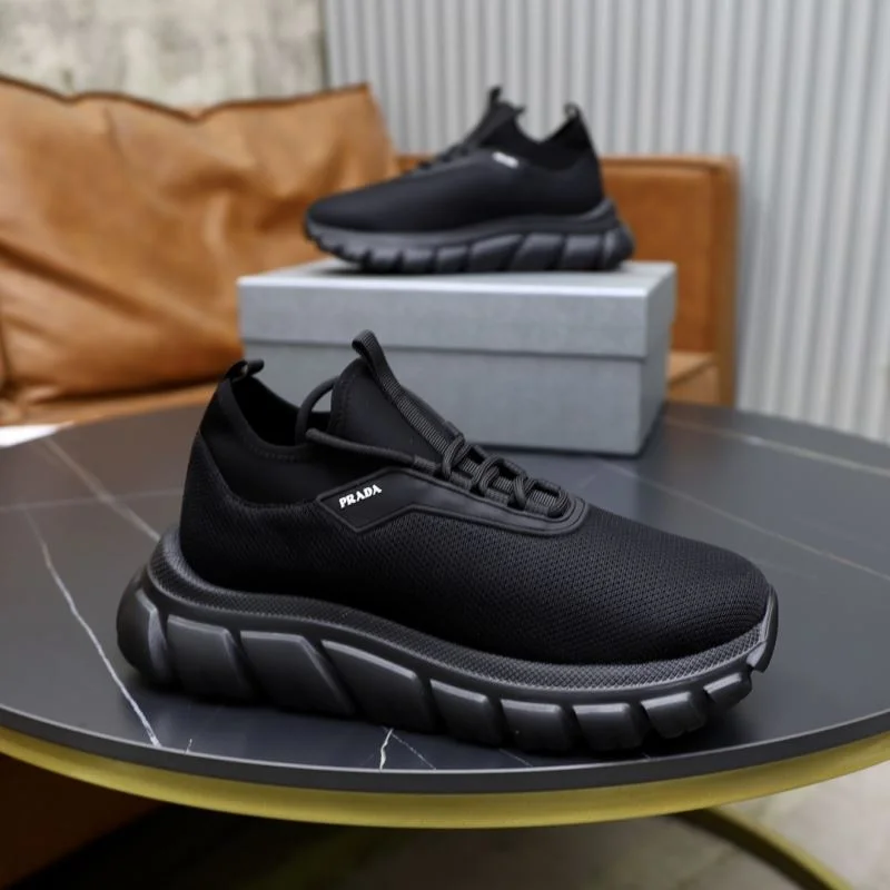 Accurate model Prada Low Shoes