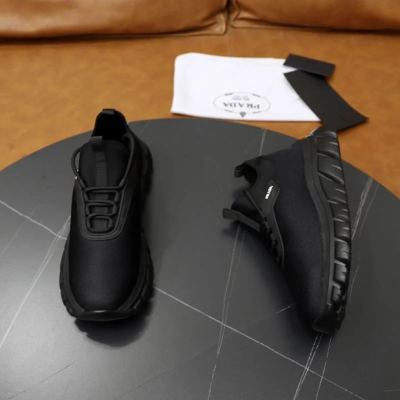 Accurate model Prada Low Shoes