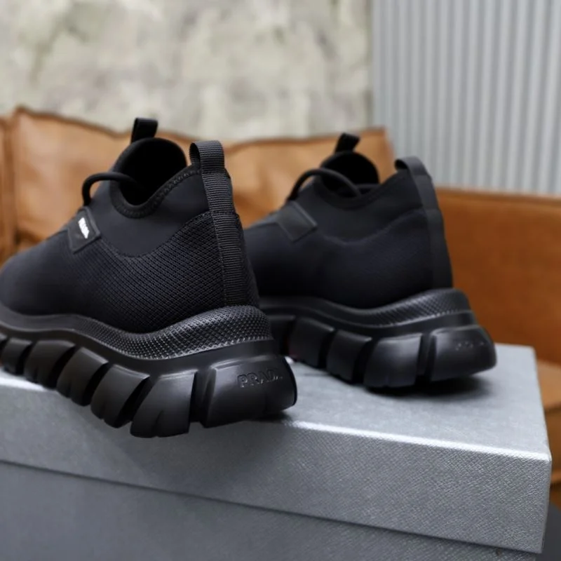 Accurate model Prada Low Shoes
