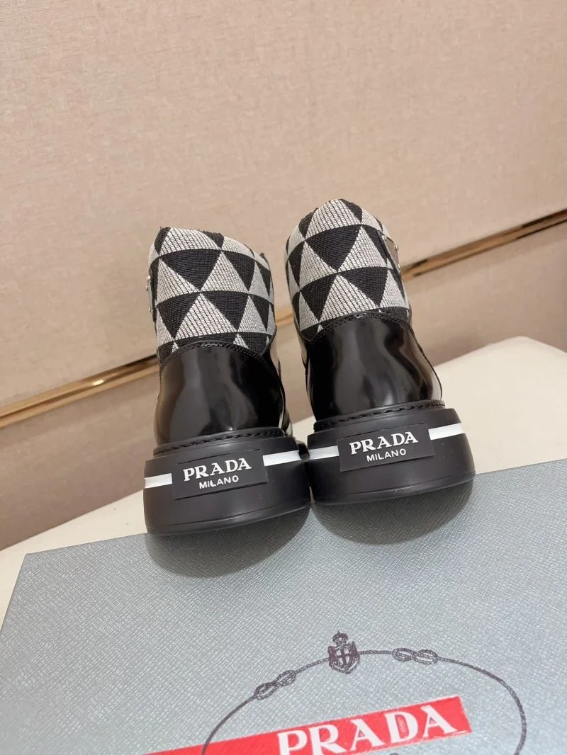 High fidelity Prada Low Shoes