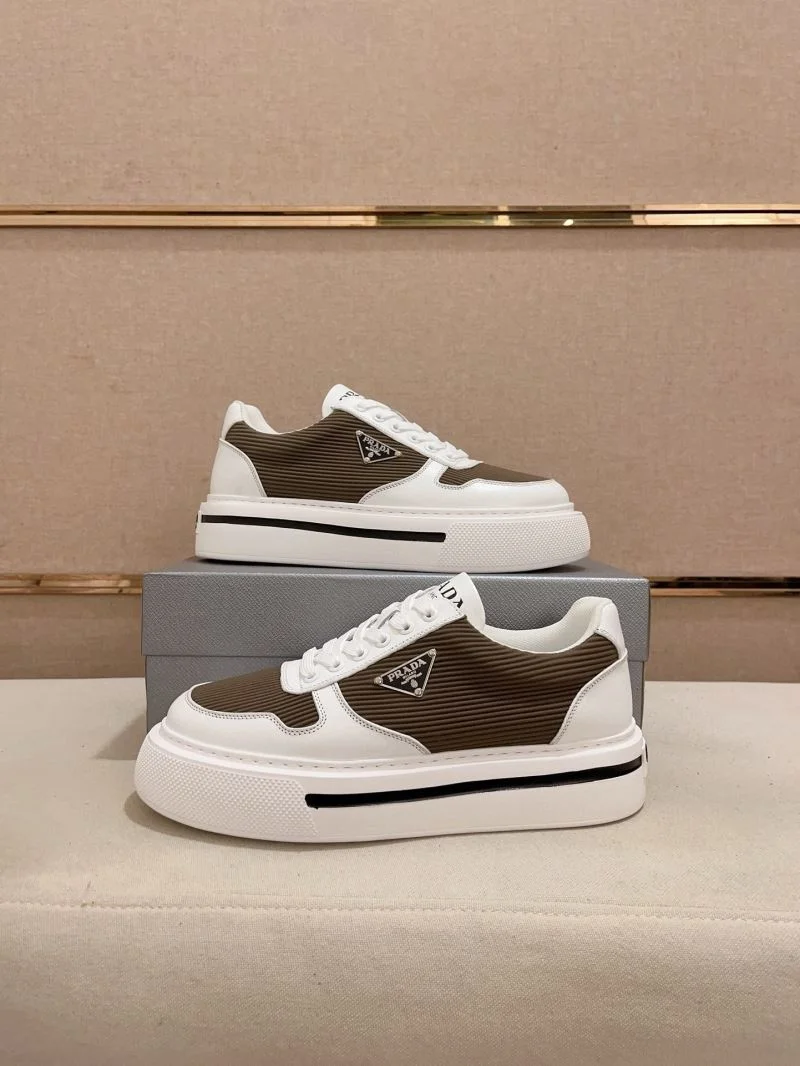 Accurate model Prada Low Shoes