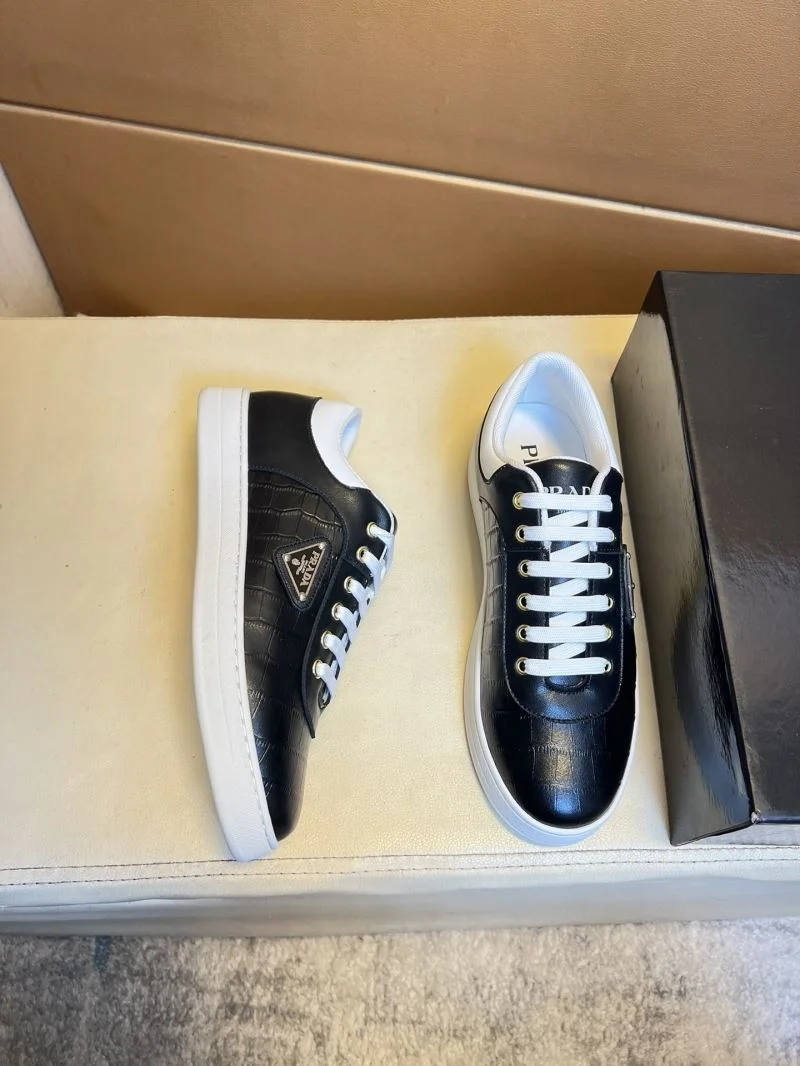Exact replica Prada Low Shoes