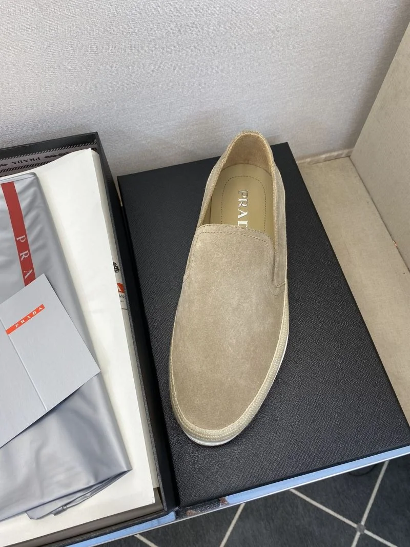 Exact replica Prada Low Shoes