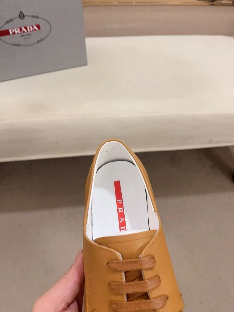 Top mirror Prada Low Shoes