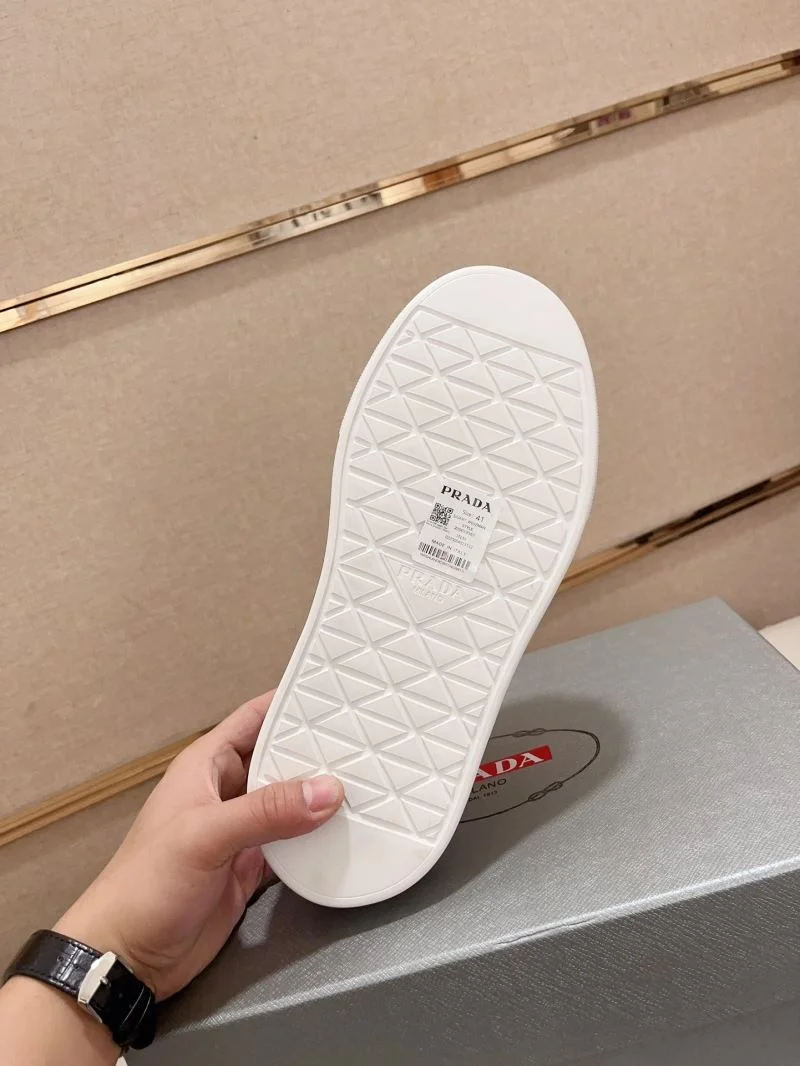 Exact replica Prada Low Shoes