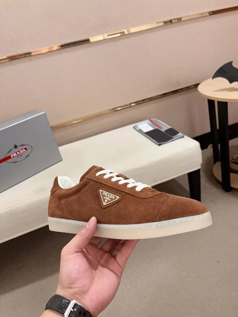 Top match Prada Low Shoes