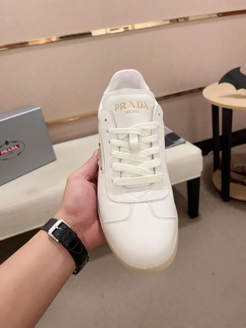 Top mirror Prada Low Shoes