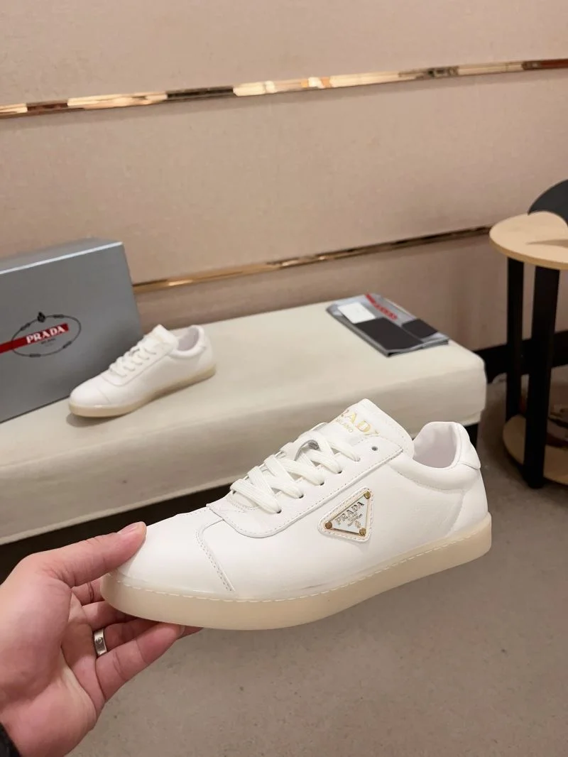 Top mirror Prada Low Shoes