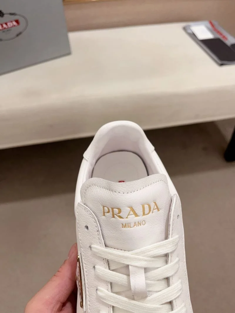 Top mirror Prada Low Shoes