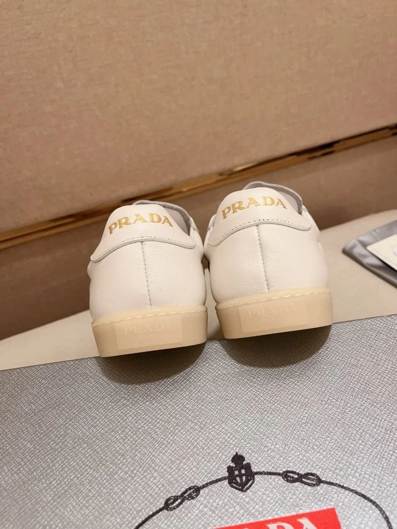 Top mirror Prada Low Shoes